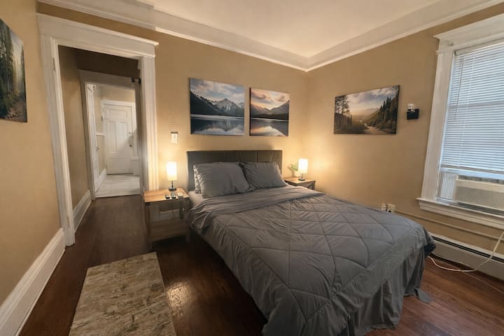 Quiet Studio Apartment Near Cobbs Hill Park - Rochester, NY