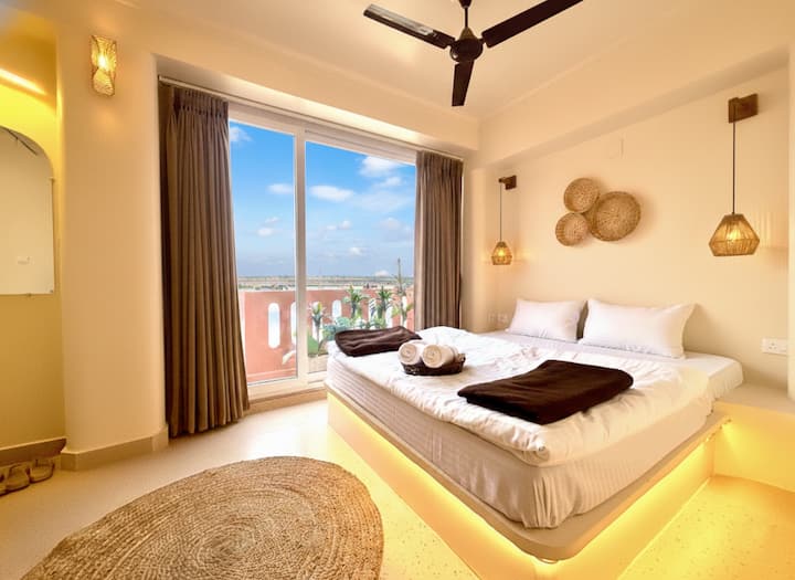 Ganga Veranda- A Minimalist Riverfront Room - India