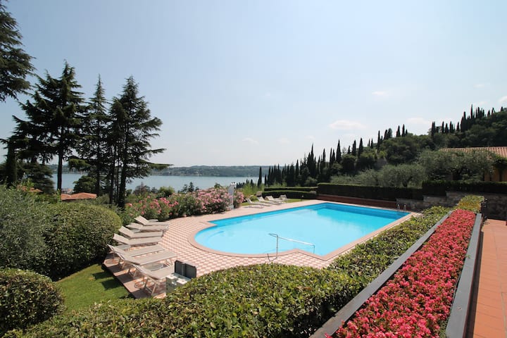 Vista Lago Dalla Piscina - Relax Assicurato - Gardone Riviera