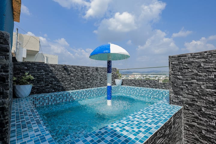 4bhk Penthouse – Rooftop View & Private Jacuzzi - Udaipur