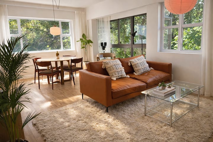 Spacious Newly Renovated 1-bed In Gardens - Cape Town