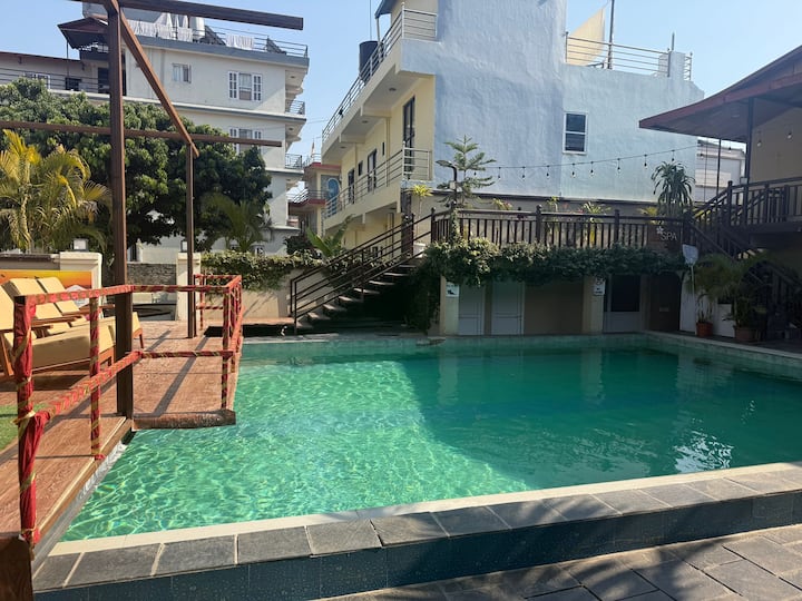 House Of Busy Bee - 博克拉