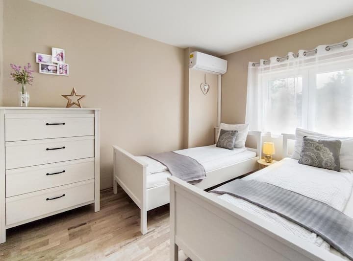 Mottónk: "Stílusos Kikapcsolódás!" - Mezőkövesd