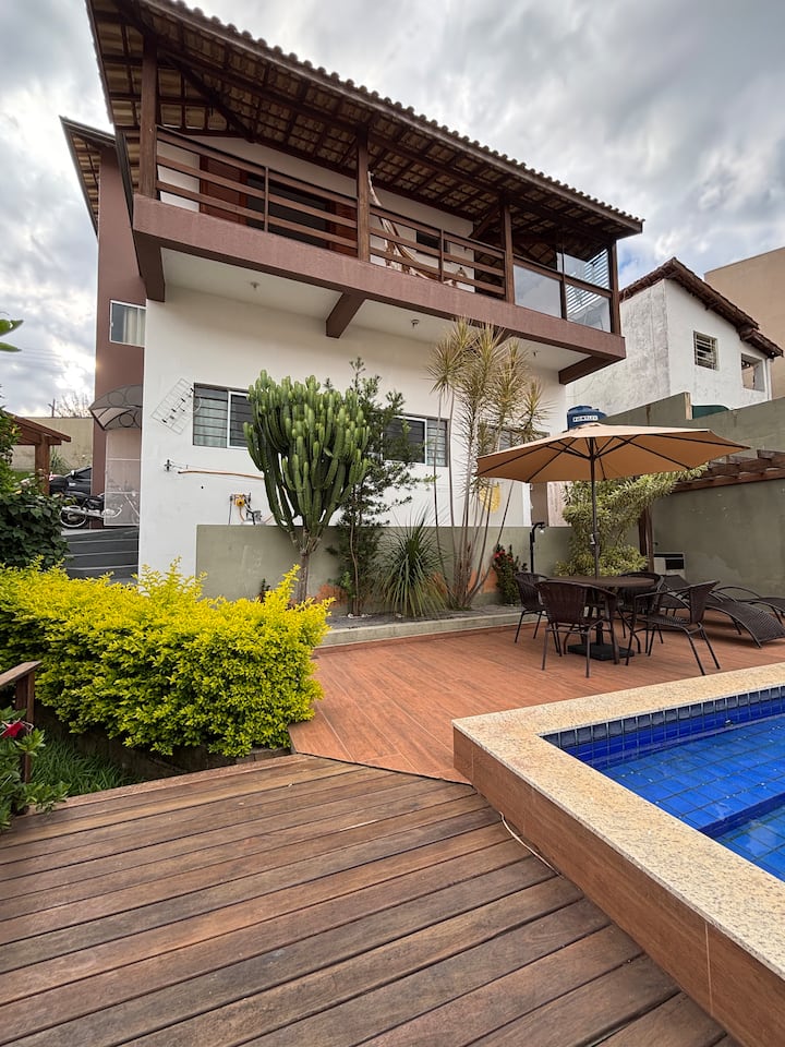 Linda Casa Central, Piscina E óTima Vista - Amparo