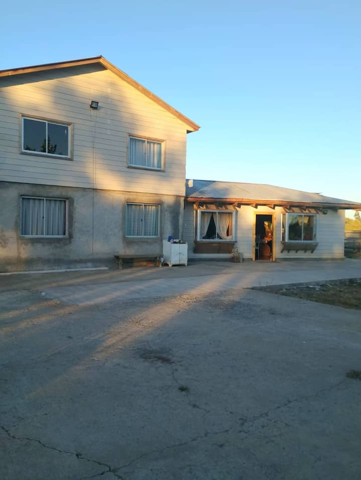 Acogedora Casa De Campo Con Amplio Jardín - Bulnes