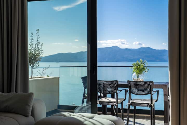 Above All Else Penthouse - Sarandë