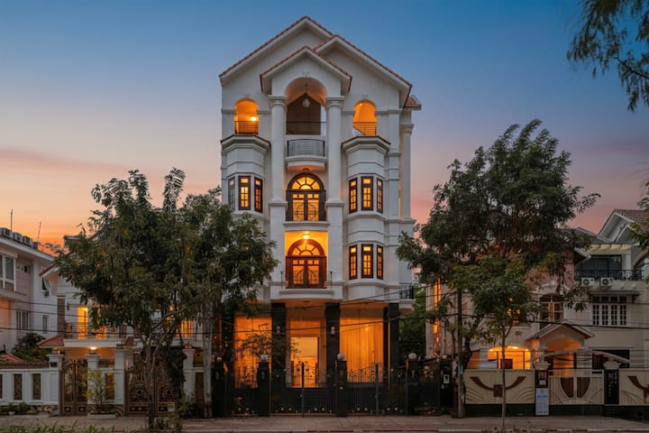 Boss River Villa /Rooftop Pool/ktv/bbq/sauna - Ho Chi Minh City