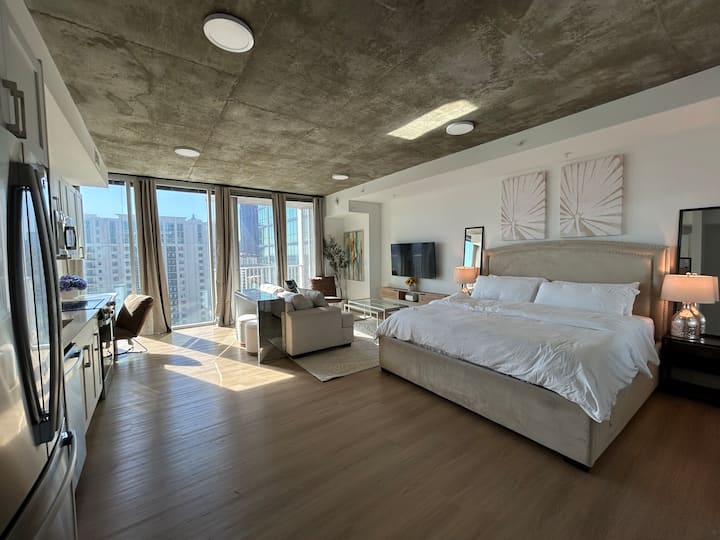 Beautiful Cozy Midtown Suite - Atlanta, GA