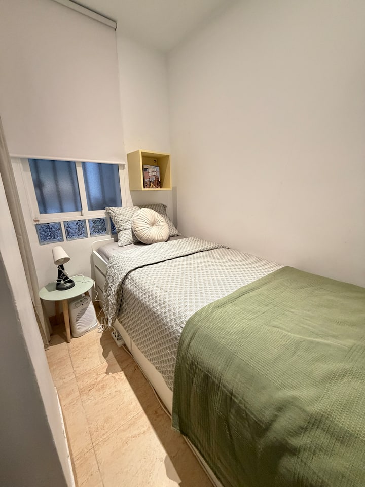 Cheap Room Whithout Shower- City Center - Madrid