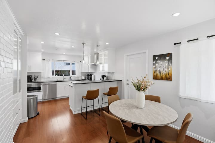 New! Stylish 3b In Central Santa Clara - Sunnyvale, CA