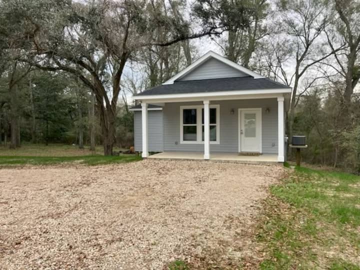 Little Gray Get-a-way - Folsom, LA