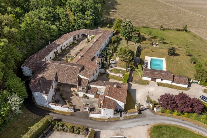 Domaine Privé - 30 Pers. – Piscine & Cuisine Pro - Cognac