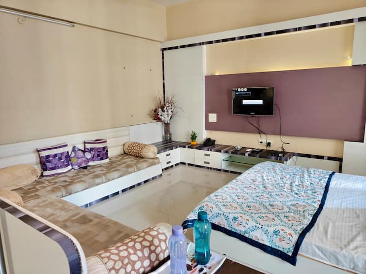 Quiet Studio For Easy Daily Routine & Private Stay - Pune
