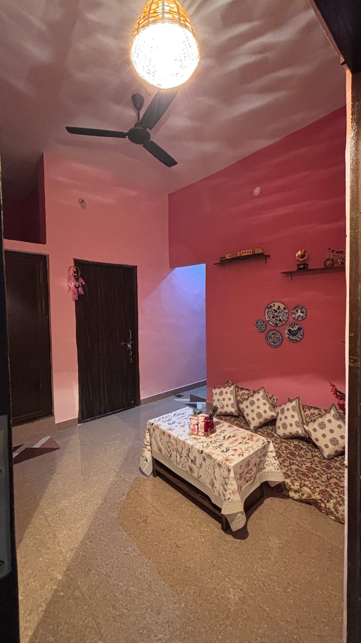 Raipur Serene Stay | The Cozy Cell - ライプル