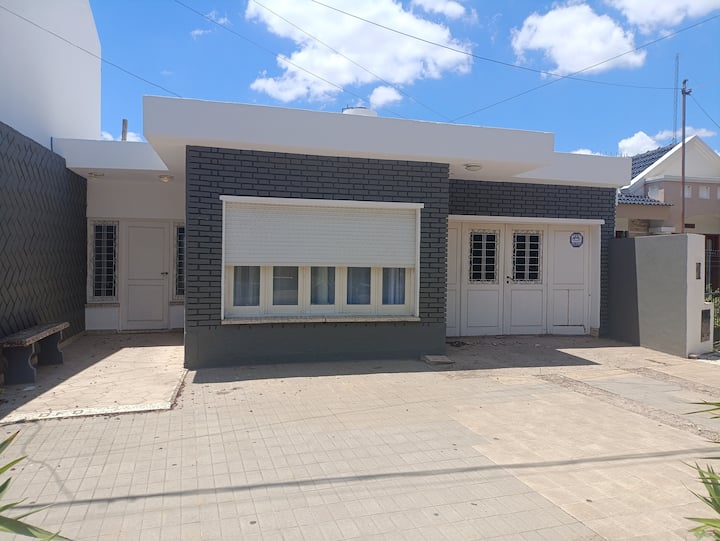 Casa En La Costanera, Frente Al Río - Villa María
