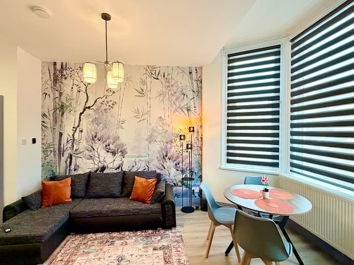 1 Spacious 1-bed Flat | Sleeps 3 | Work Or Leisure - Cleethorpes