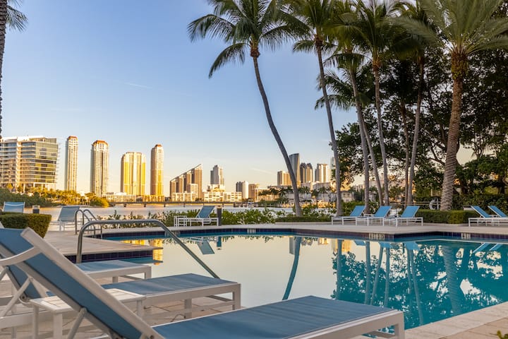 Breathtaking Bay Views Mediterranean Sanctuary - Aventura, FL