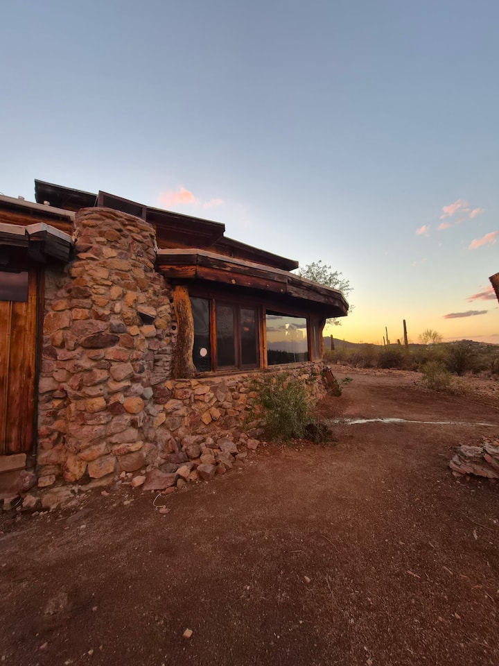 Historic Stone Sunset Sunrise Mountain View Cabin - Saguaro National Park