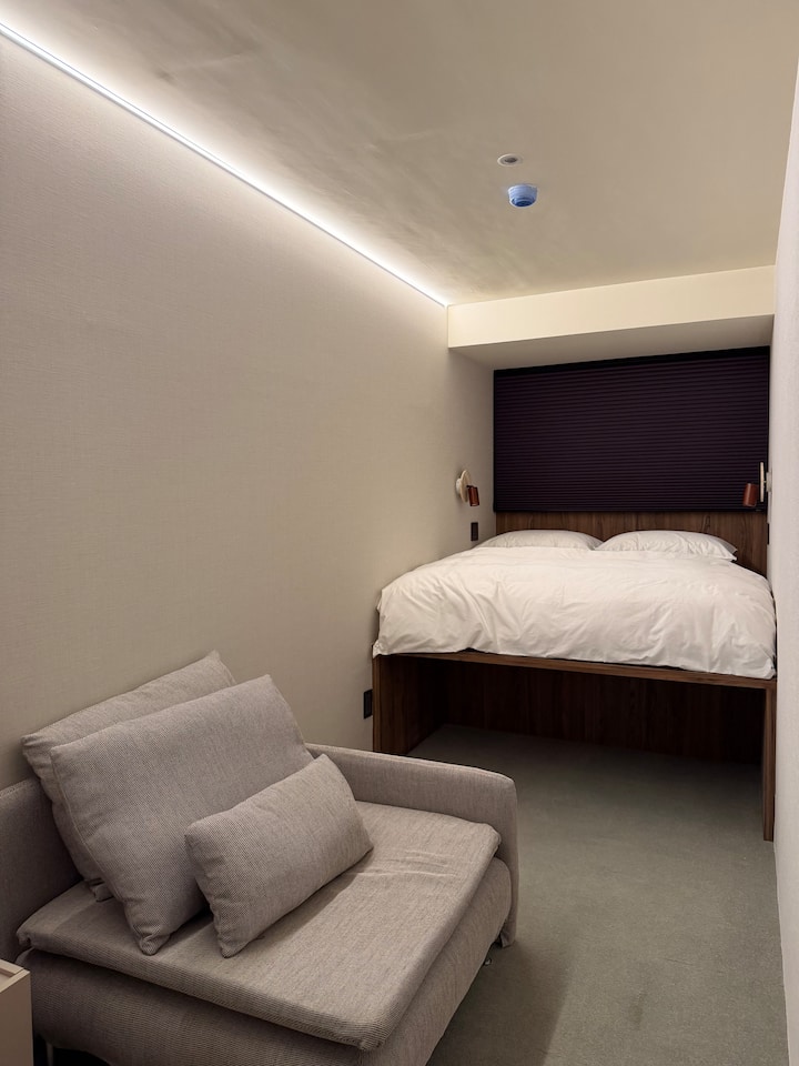 雙人青旅獨立房 南京復興捷運1分鐘 ｜飯店式管理 ｜席夢思床墊 ｜共用衛浴 ｜可月租 - 蘆洲區