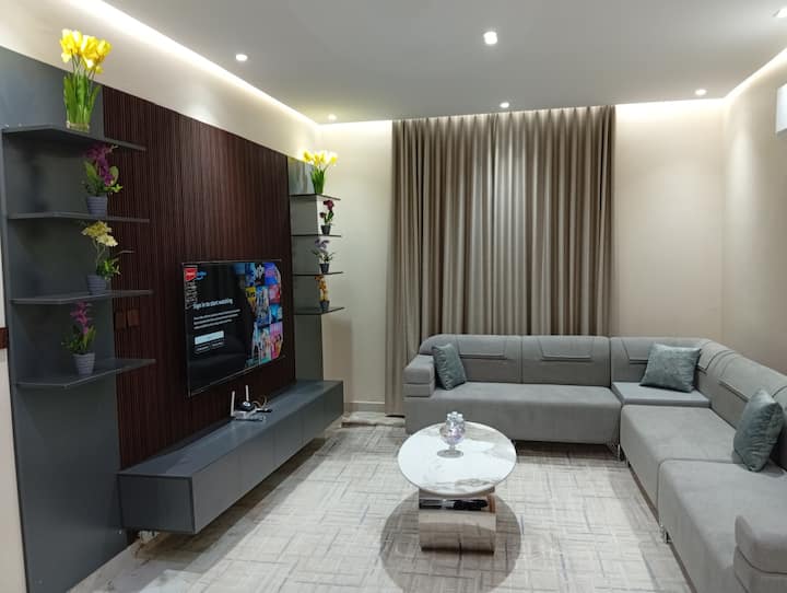 Muchioni's Inn (3-bedrooms)on Lively Al-khoud Souq - Oman