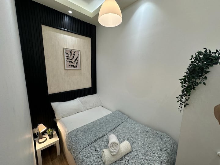 Double Compact Partition Near Icm Metro - ドバイ