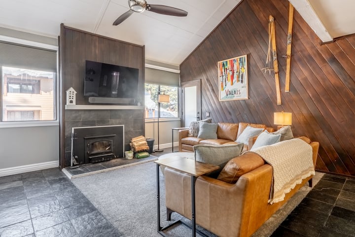 The Mammoth Nook-2 Bedroom+loft By The Village! - Mammoth Mountain, CA