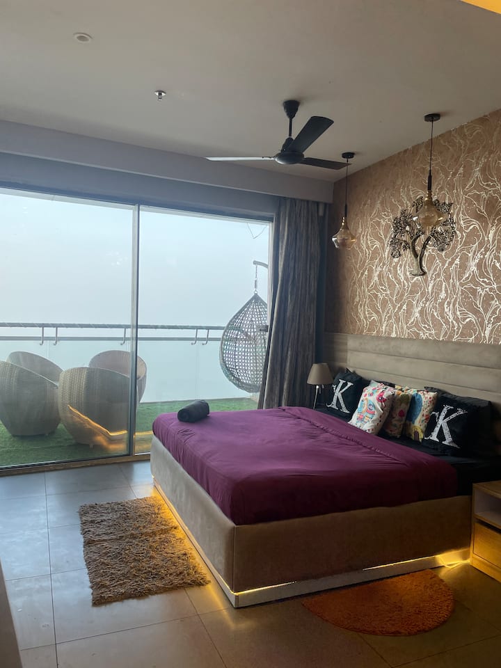 Sky_mirror_retreat At Supernova, Floor 26th - 노이다