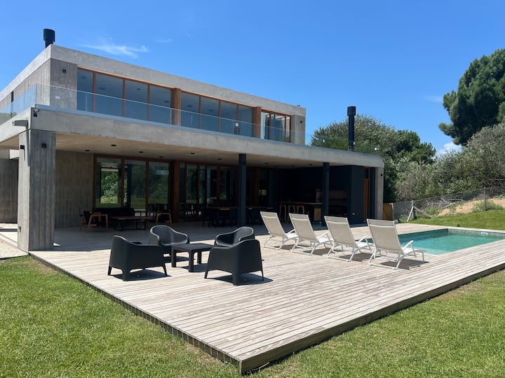 Casa En Costa Esmeralda 
Barrio Maritimo - Provincia de Buenos Aires