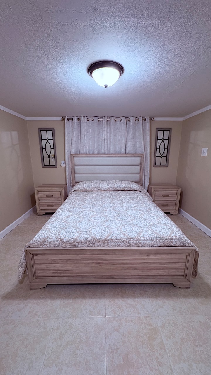 Private Room & Bath • Near Historic Sites - Summerville, SC