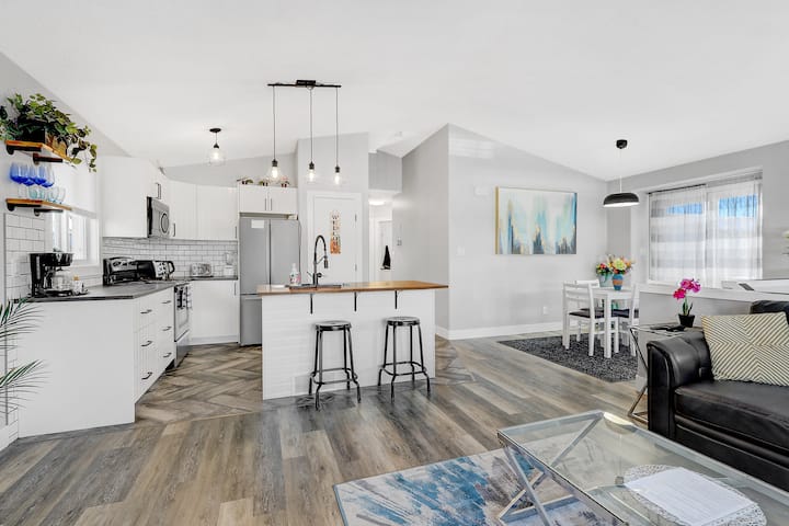 Comfort & Quiet Located In Gp | Wi-fi, Ac And Bbq - Grande Prairie