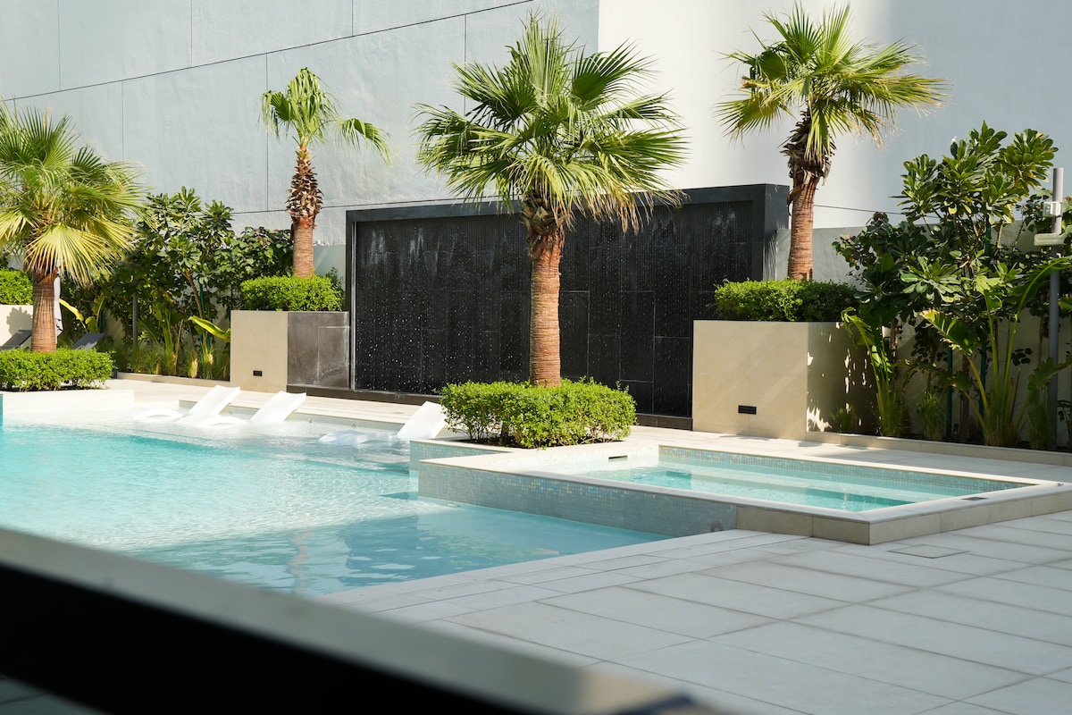 Luxury 2BR Apartment in JVC Circle Mall Pool & Gym - Flats for Rent in ...