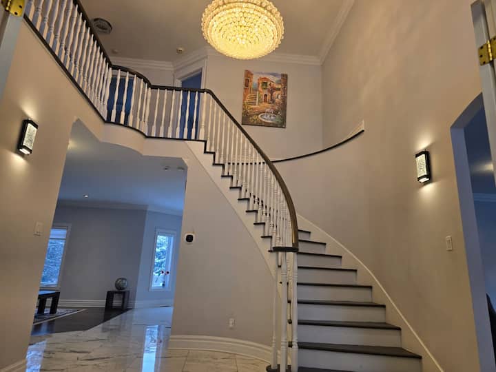 Maison De Luxe A Brossard - Longueuil