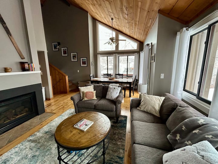 Townhouse With Loon Mountain View And Ski Shuttle - Loon Mountain, NH