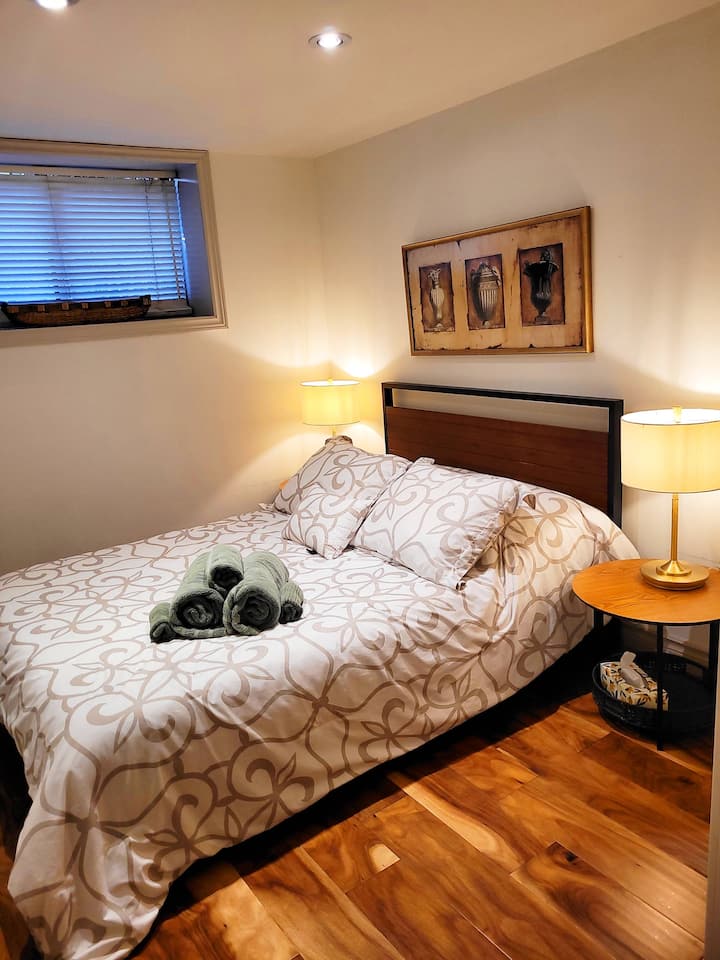 Upscale And Peacefull Downtown Toronto Apartment - Toronto