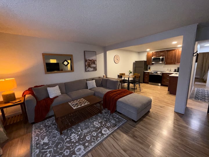 Cozy Modern Apartment In Prime Location - 費爾班克斯