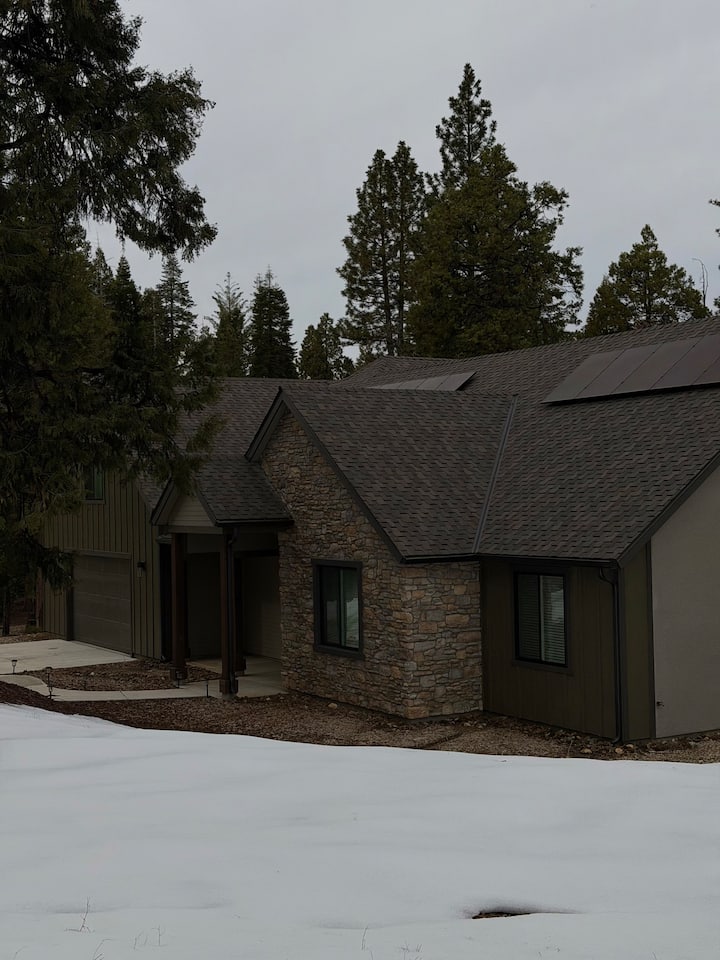 Newski Nest | Shaver Lake Modern Cabin Retreat - Shaver Lake, CA