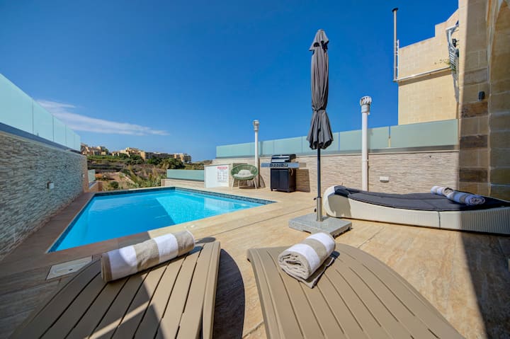Oakville - Private Pool - Bbq - Games Room - Views - Malta
