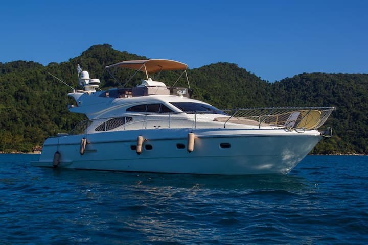 Charmosa Ferretti 46 Pés - Paraty
