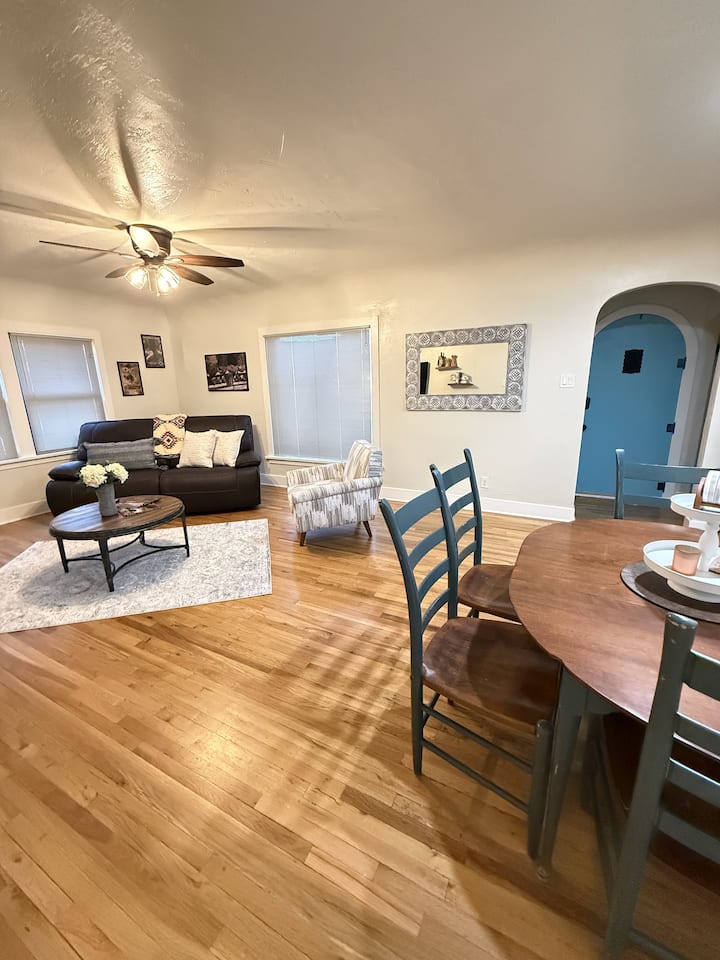 Home In Caldwell-rodeo Roots & Wine Country Vibes - Caldwell, ID