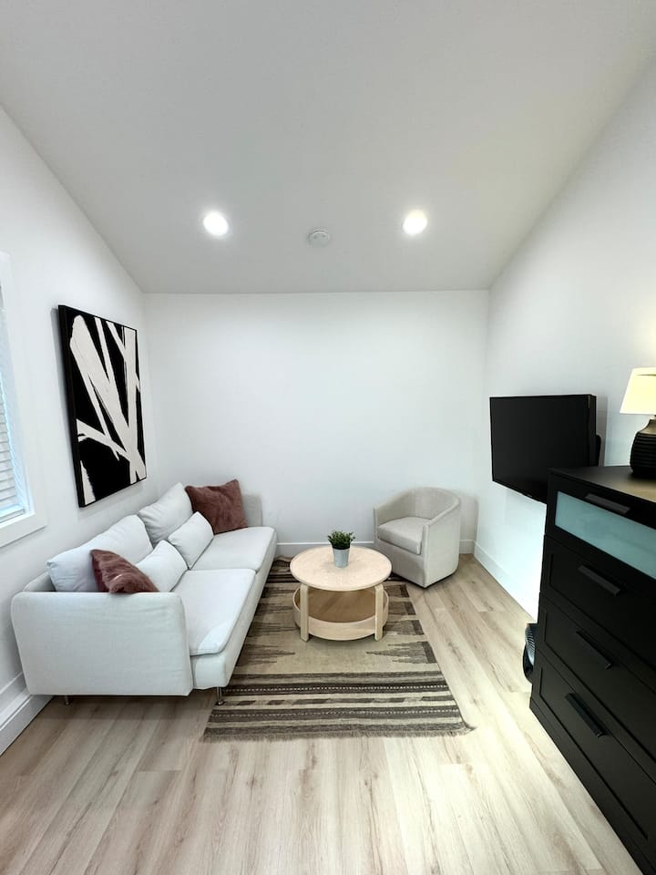 Modern And Cozy Private Studio - Bothell, WA