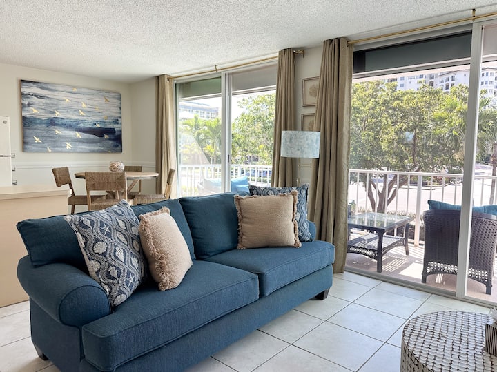 Sand Dollar By The Beach - Marco Island, FL