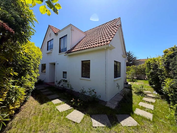 Linda Casa Familiar En Papudo A Pasos De La Playa - Papudo