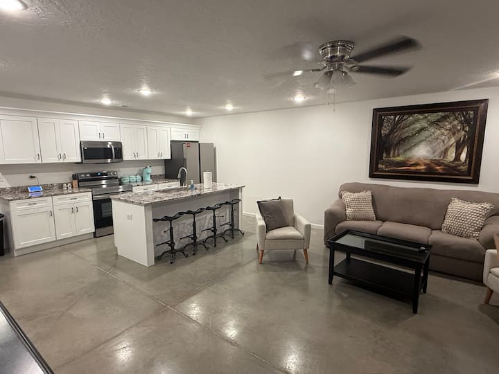 Close To Campus - Jacksonville