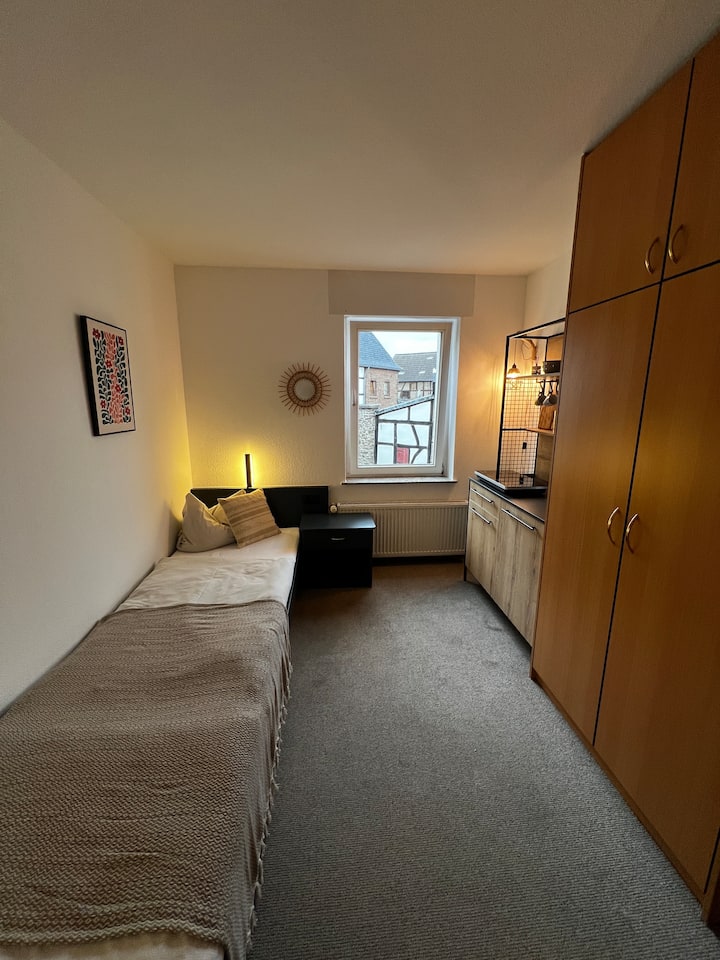 Aparthotel Zur Linde (Zimmer 6) - Euskirchen