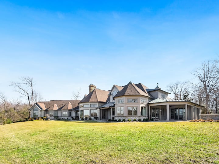 Holly Pointe Estate, Sleeps 16+ Pool, Pickle Ball - Betterton Beach, MD