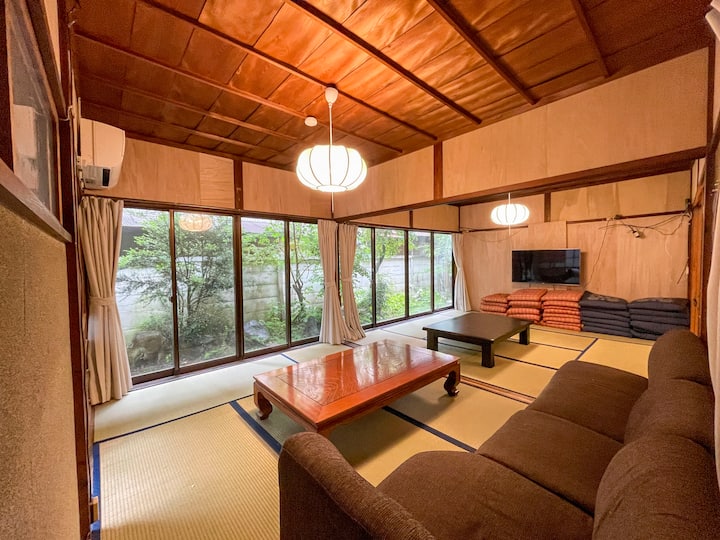 高山駅12分、高山陣屋5分【1日1組限定】1棟貸の町家｜団体ok｜最大24名まで宿泊可能 - Takayama