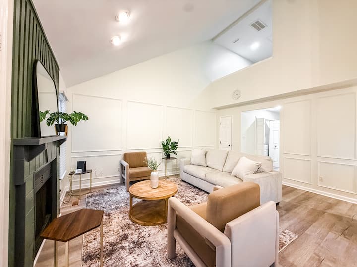 Basic, Worker-friendly Townhome On Main Road 3k/mo - Raleigh, NC