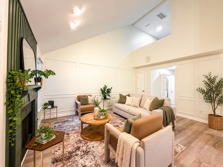 Practical Townhome On Main Road, Ideal For Workers - Wake Forest, NC