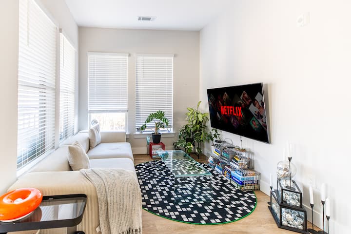 Nature Lover's 2bd & 2bath W/gym, Bbq, Parking - Concord, NC