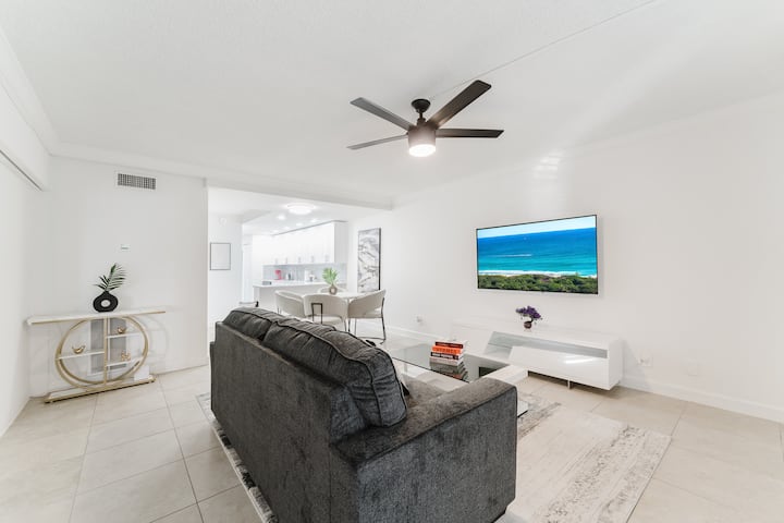 Luxury Waterfront Boca | Pool, Hot Tub, Boat Views - Boca Raton, FL